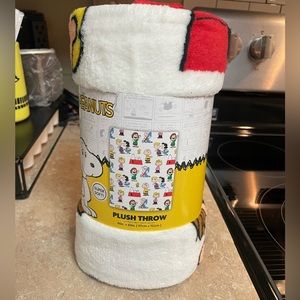 Peanuts | Bedding | Peanuts Gang Plush Fleece Throwblanket 46 X 6 ...
